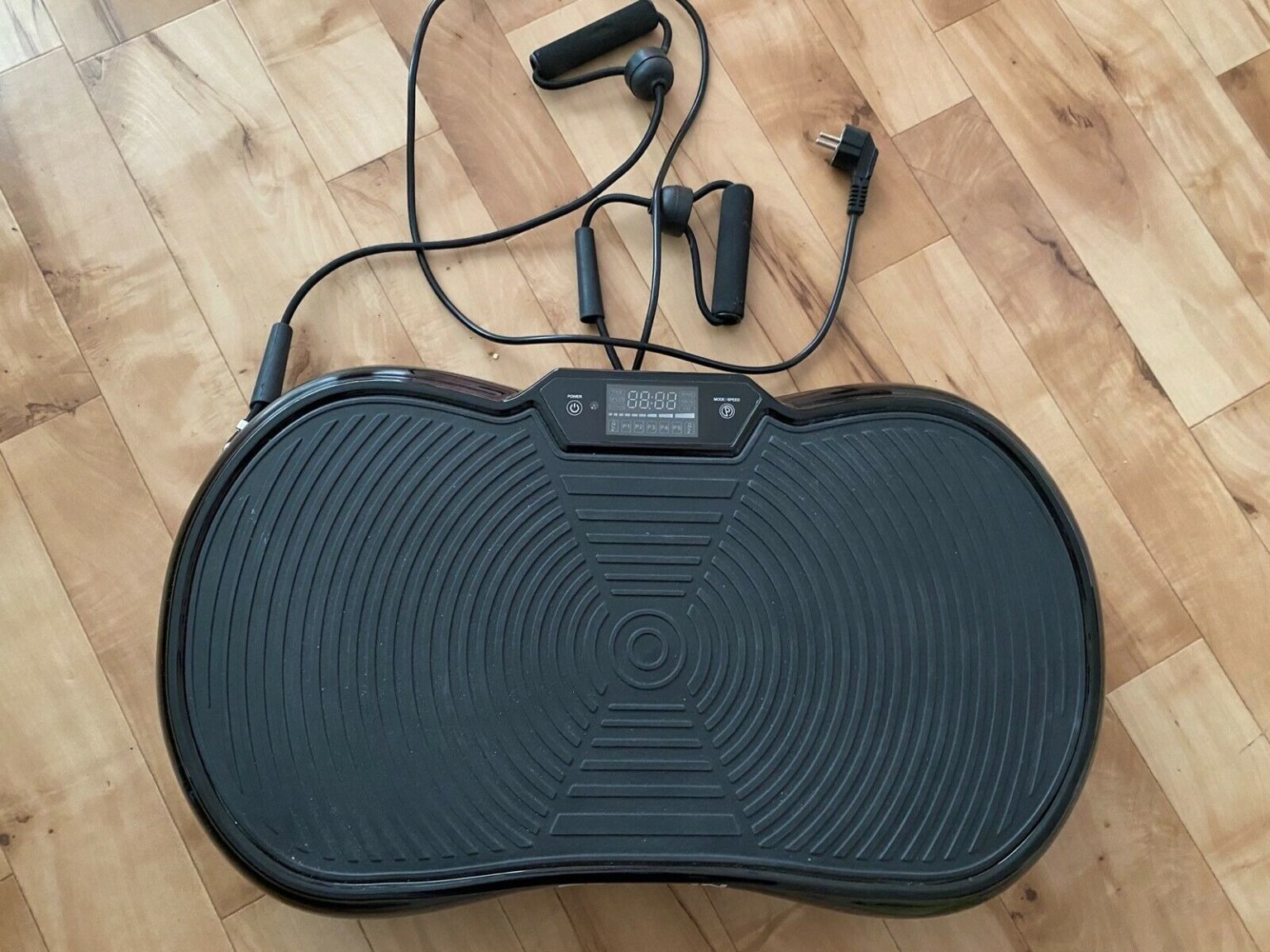 Vibrationsplatte Bluefin: Zuhause Abnehmen